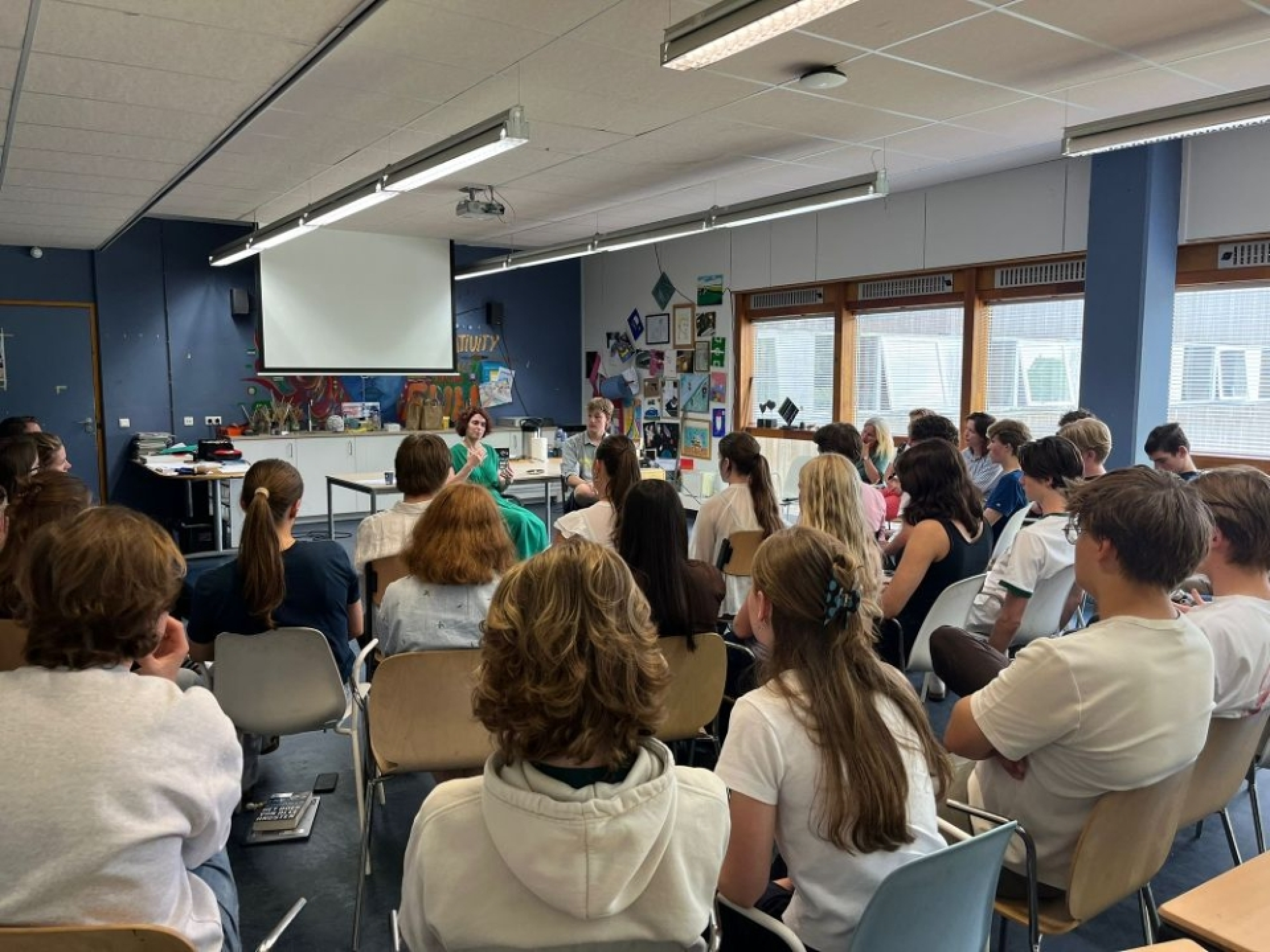 Vwo 5 ontmoet schrijfster Emy Koopman - Maartenscollege